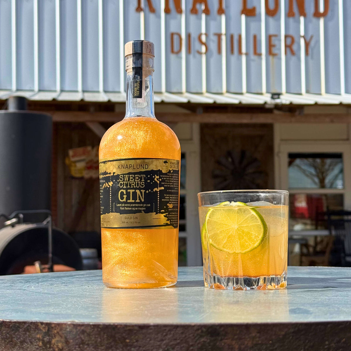 Sweet Citrus gin m/ Guldglimmer 37,5% – Knaplund Bootleggers